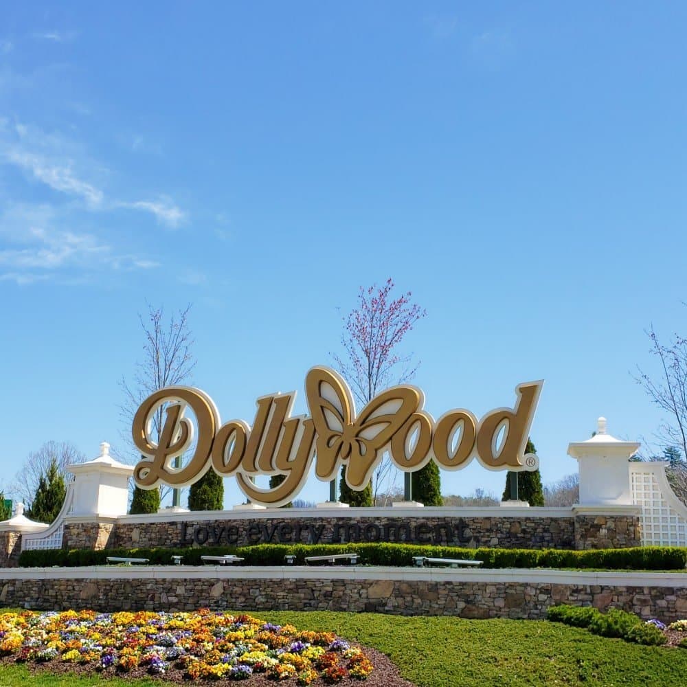10 Helpful Tips When Visiting Dollywood For Your First Time